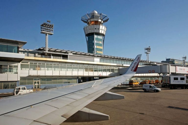 Terminal Orly 4 (Aéroport Paris-Orly) : Guide, Plans, Parkings